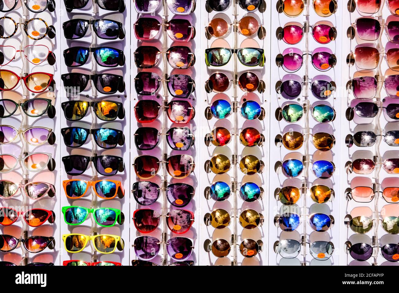 Sunglasses colours hi-res stock photography and images - Alamy