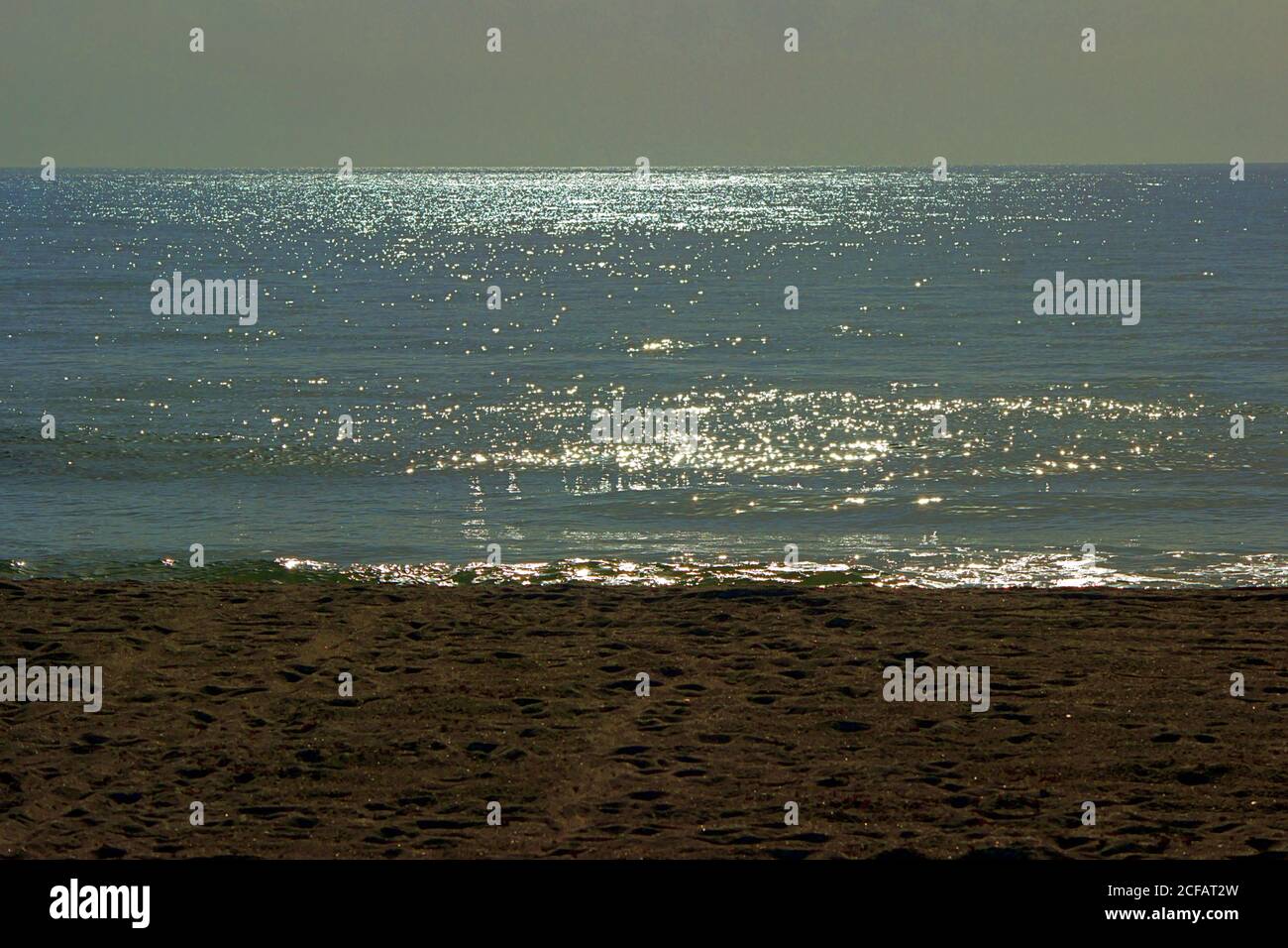 Ocean with land hi-res stock photography and images - Alamy