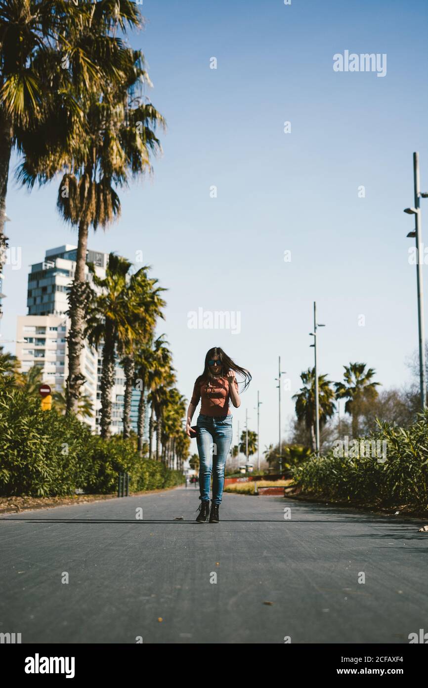 Teen girl walking hi-res stock photography and images - Alamy