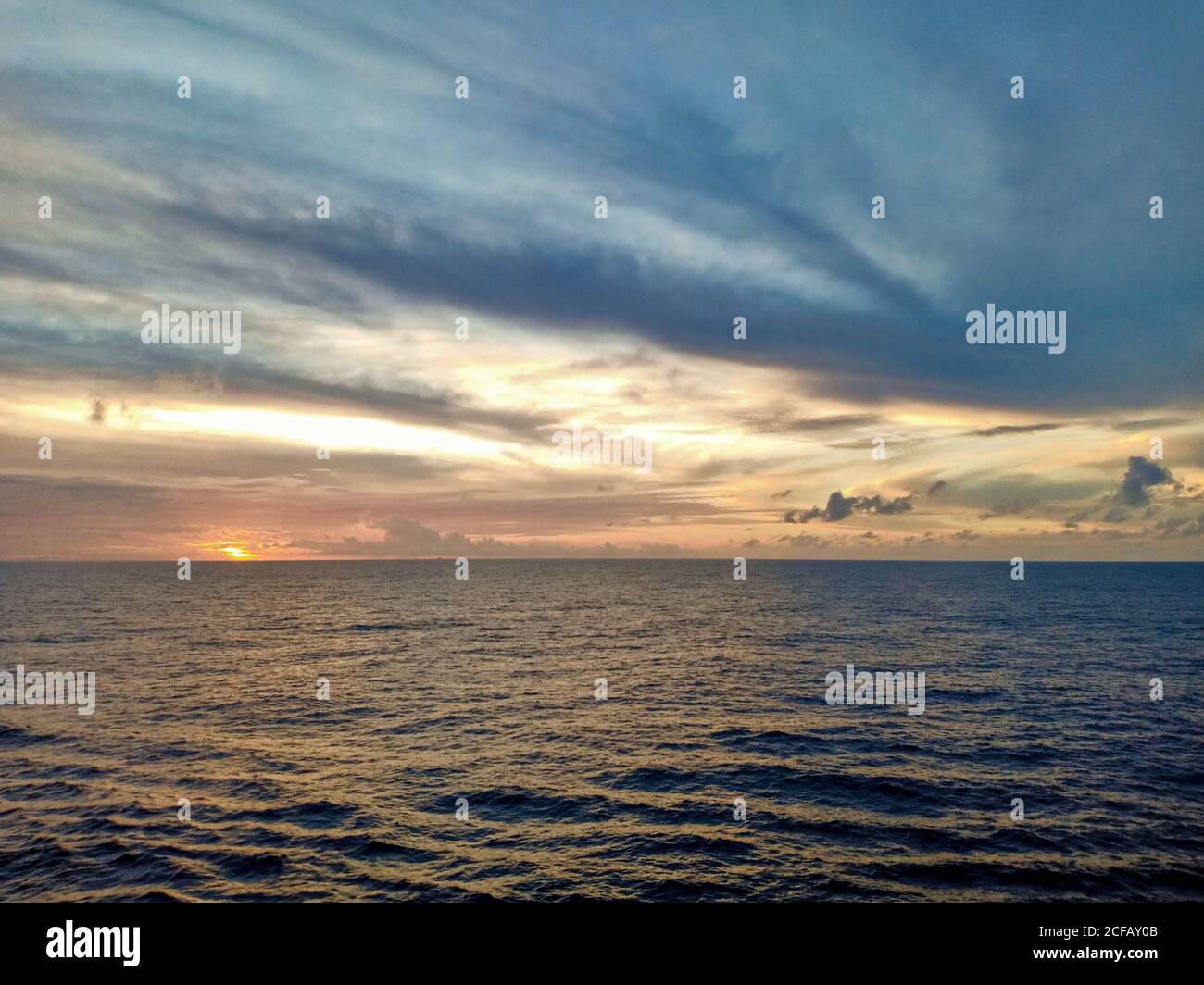 Beautiful sunset colours in the sky hi-res stock photography and images ...