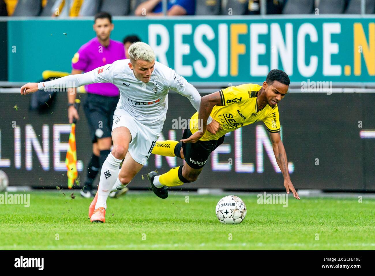 Jordan beyer of borussia monchengladbach hi-res stock photography and ...
