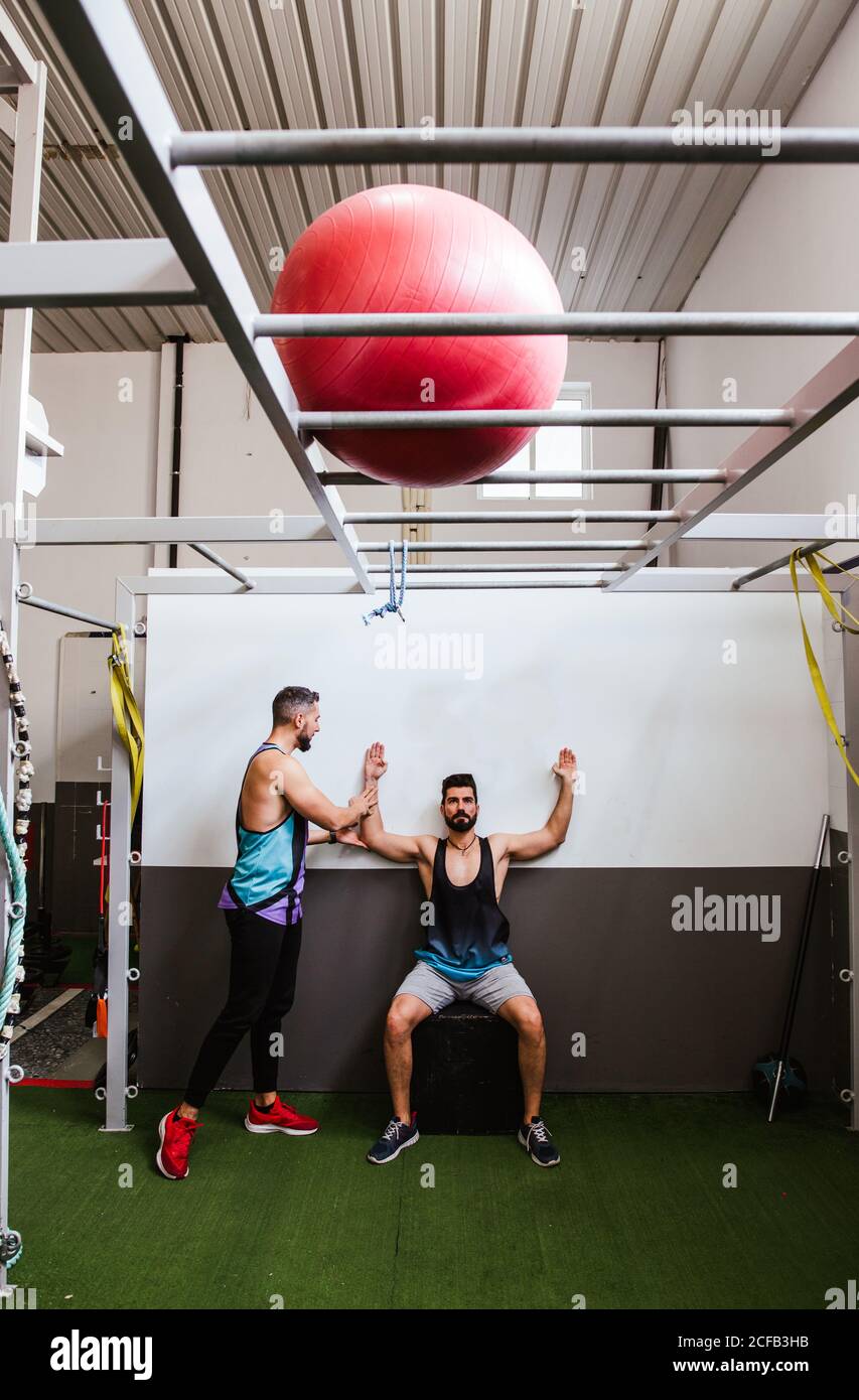 Partner squats hi-res stock photography and images - Alamy
