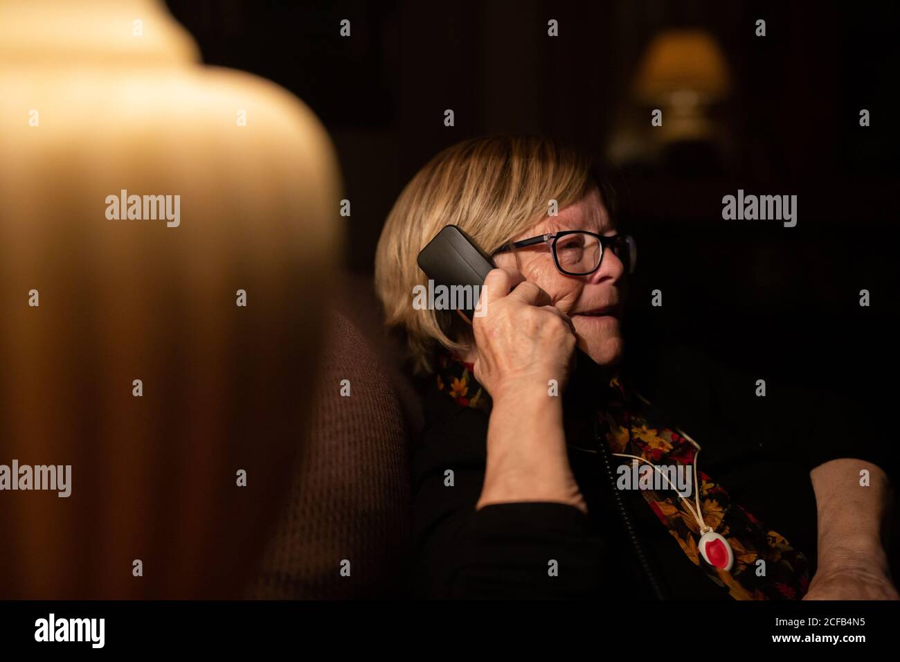 Lady answering the phone hi-res stock photography and images - Alamy