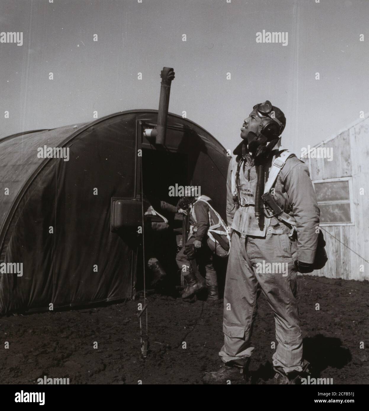 Fighter pilot parachute hi-res stock photography and images - Alamy