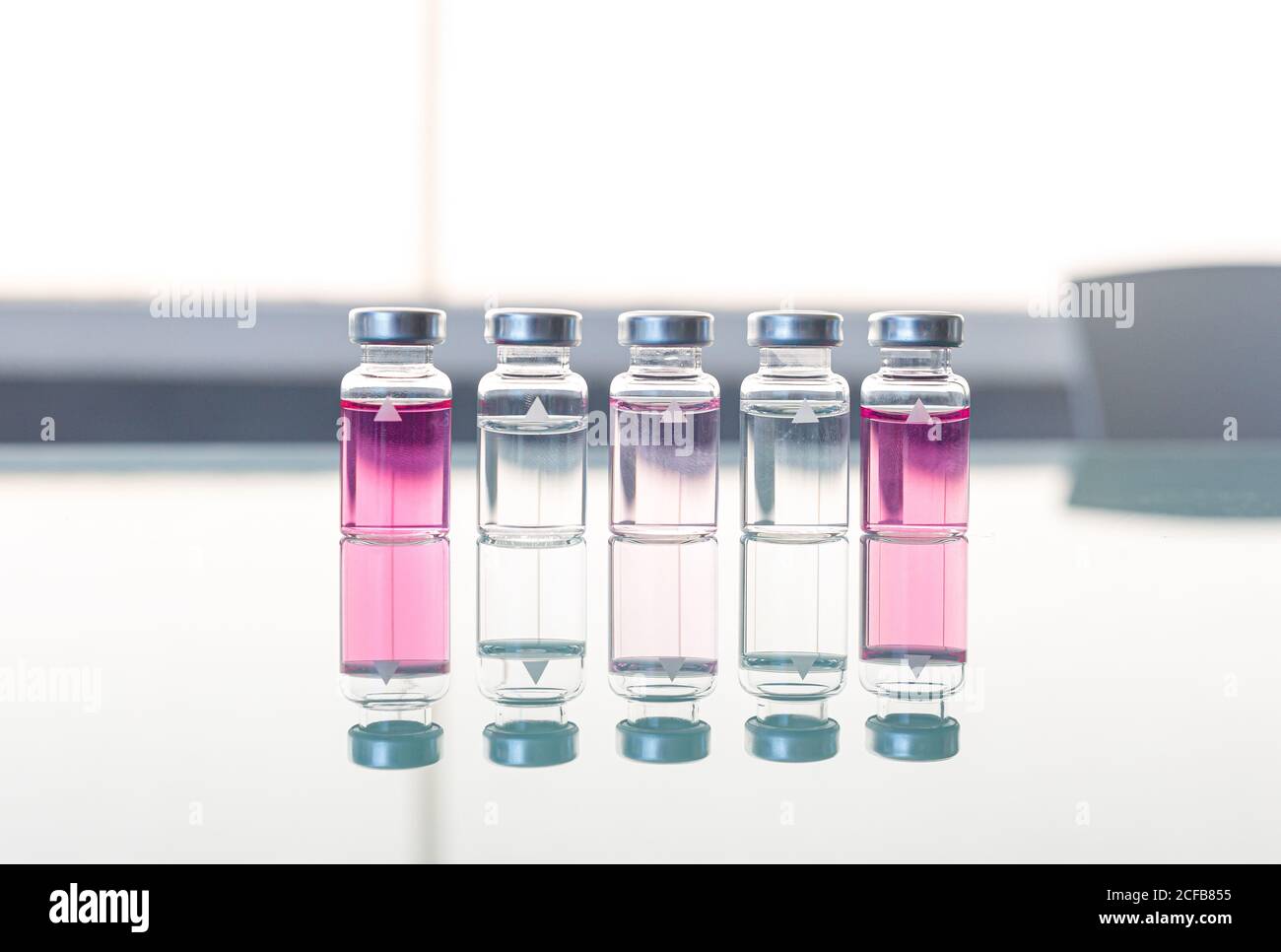 Glass samples hi-res stock photography and images - Alamy