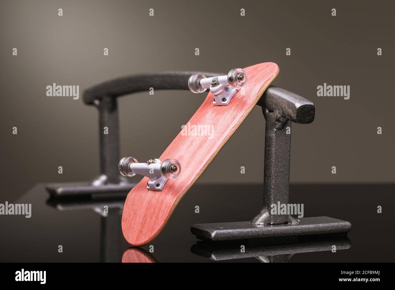 Fingerboard skate hi-res stock photography and images - Alamy