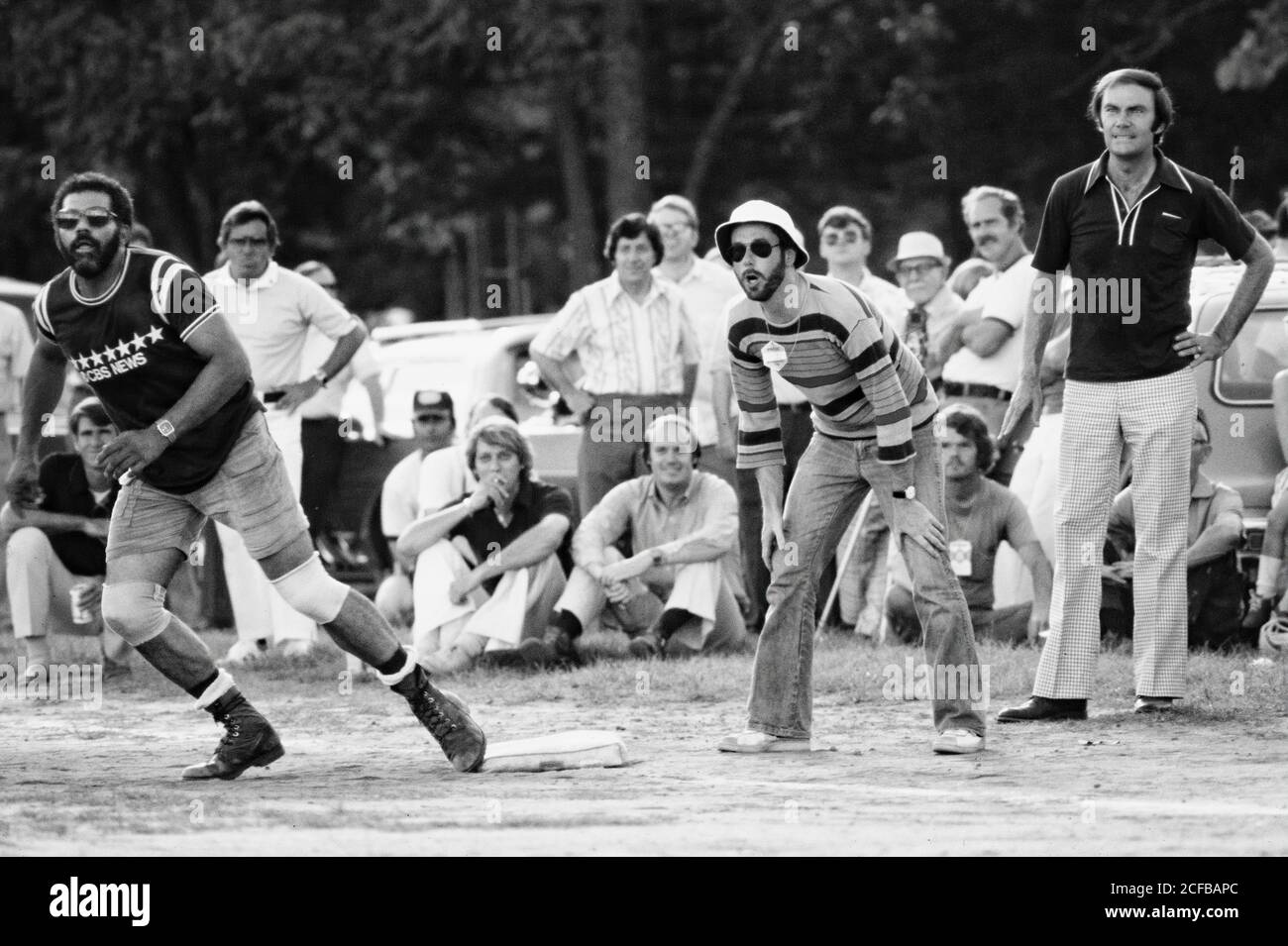 President Jimmy Carter, VP Walter Mondale and teams play softball in ...