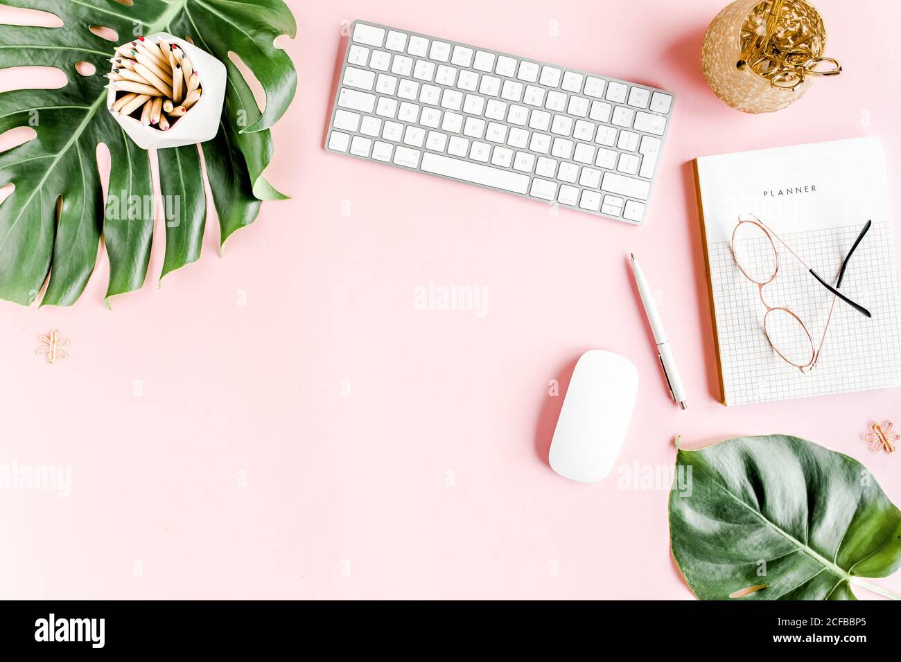 Flat lay home office desk. Female workspace with computer, tropical ...