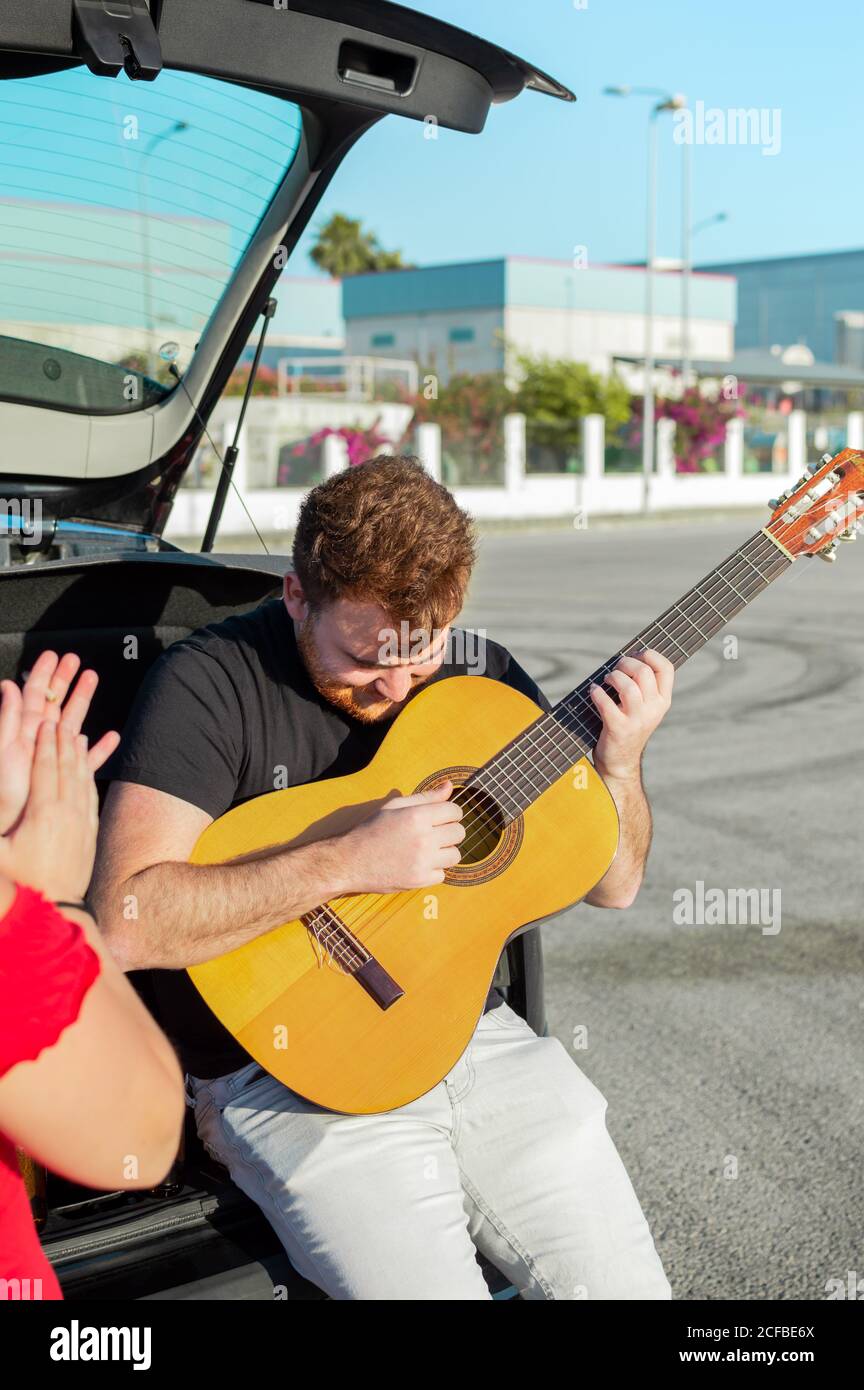 Singing in the car friends hi-res stock photography and images - Alamy