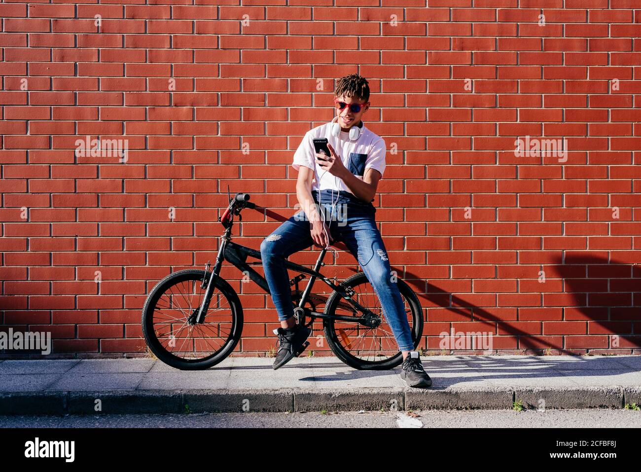 Happy browsing hi-res stock photography and images - Alamy