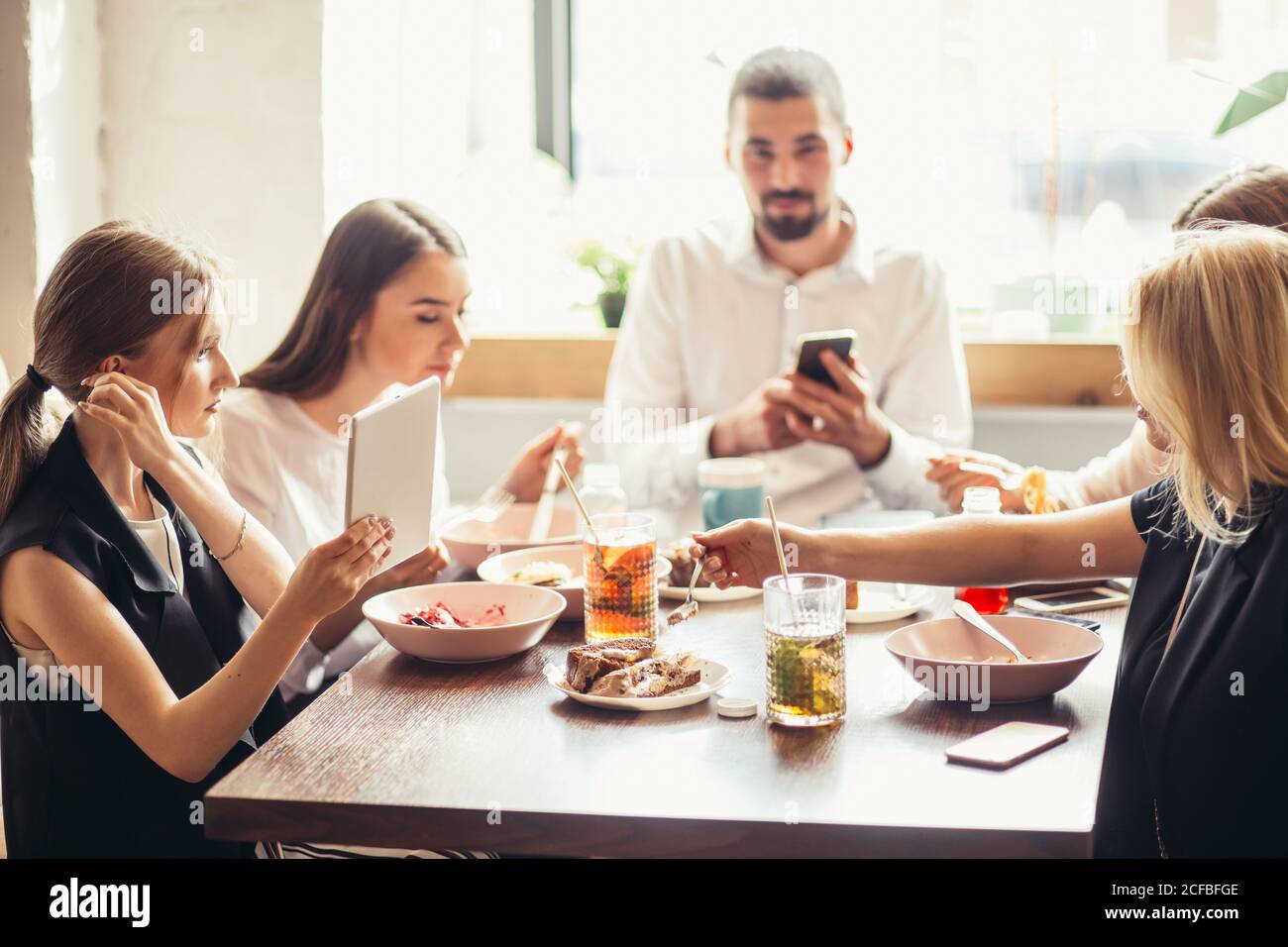 Fourpeople hi-res stock photography and images - Alamy