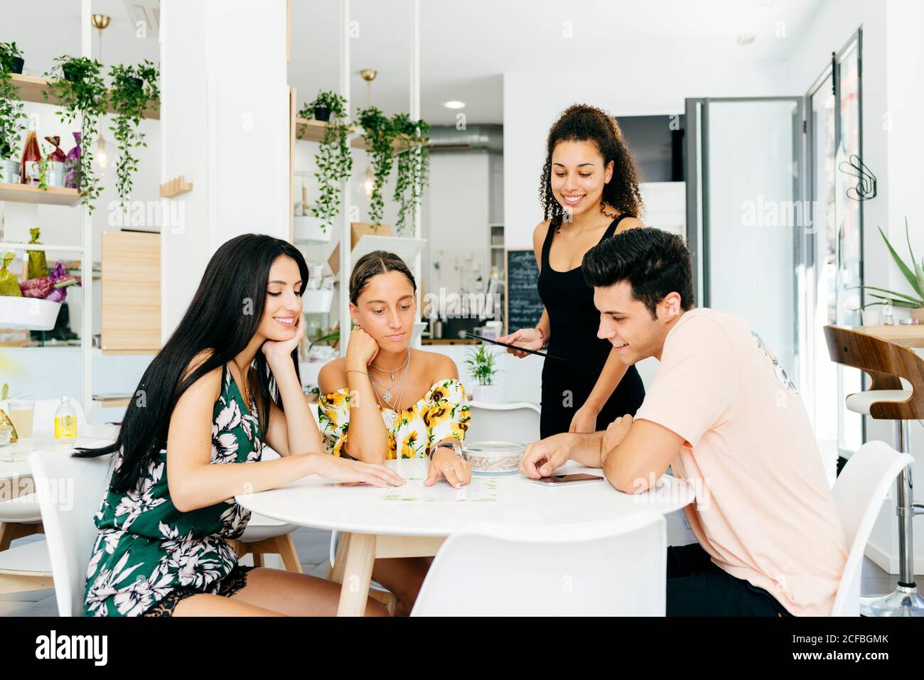 Making order hi-res stock photography and images - Alamy