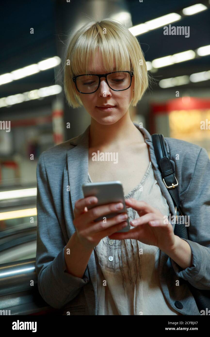Browsing model hi-res stock photography and images - Alamy