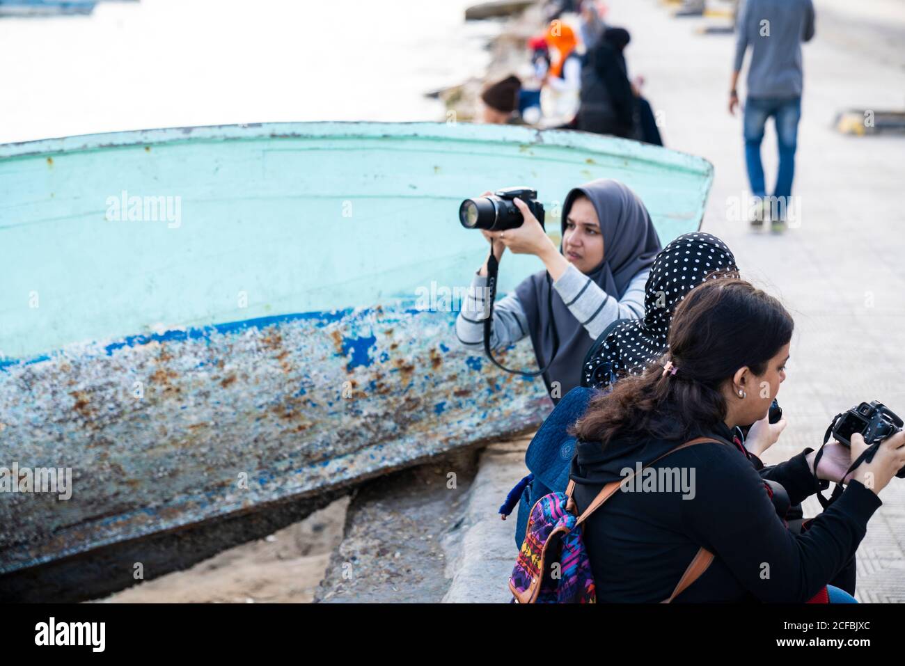 A group of Muslim female photographers Stock Photo - Alamy