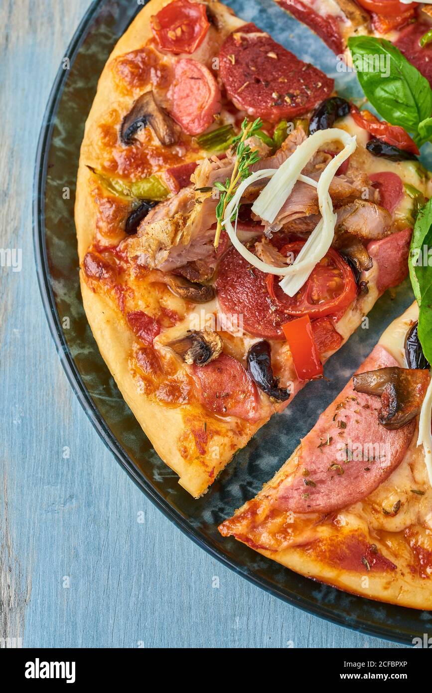 Pizza top view hi-res stock photography and images - Alamy