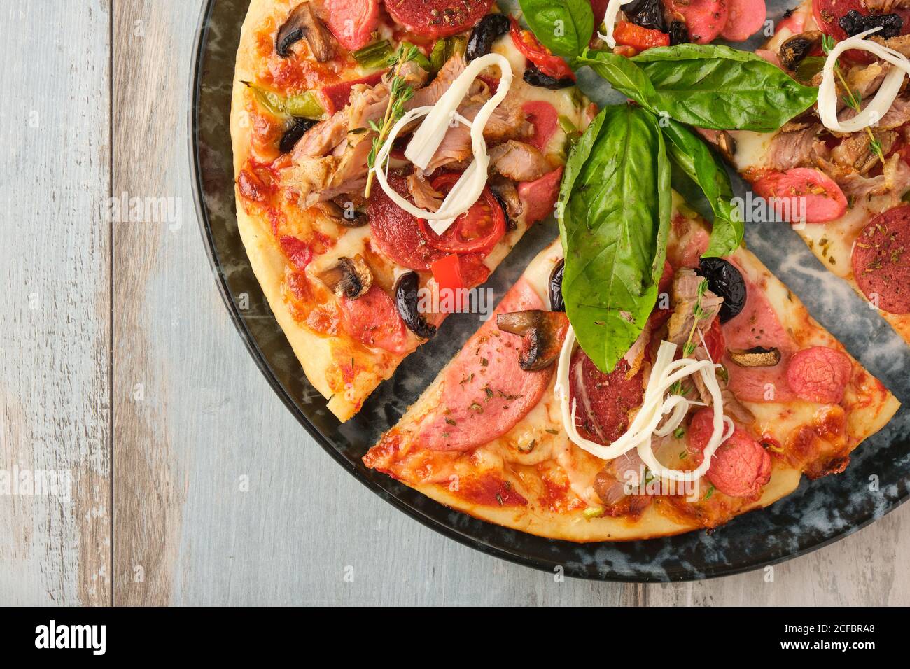 Pizza top view hi-res stock photography and images - Alamy