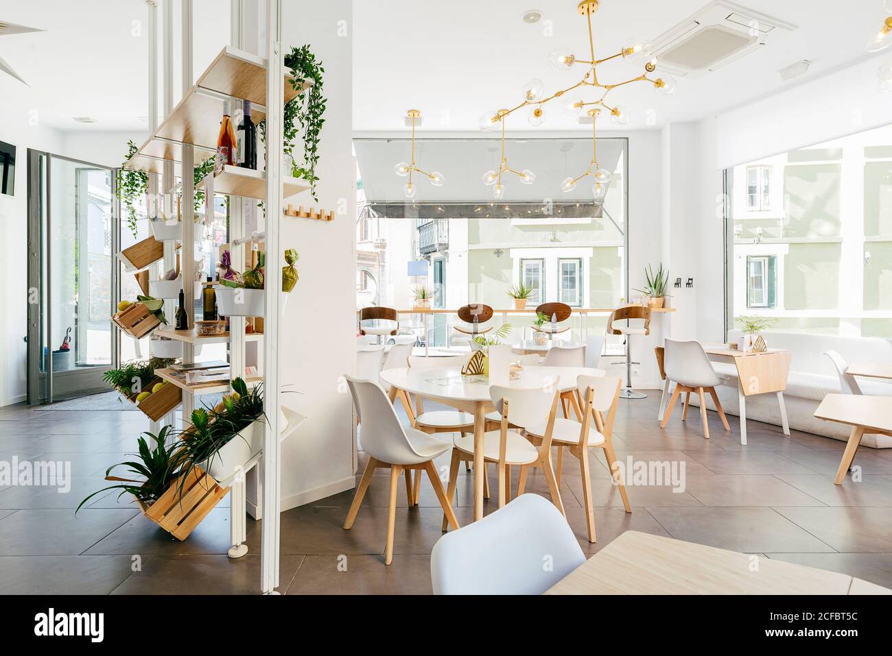 Cafe restaurant big windows hi-res stock photography and images - Alamy