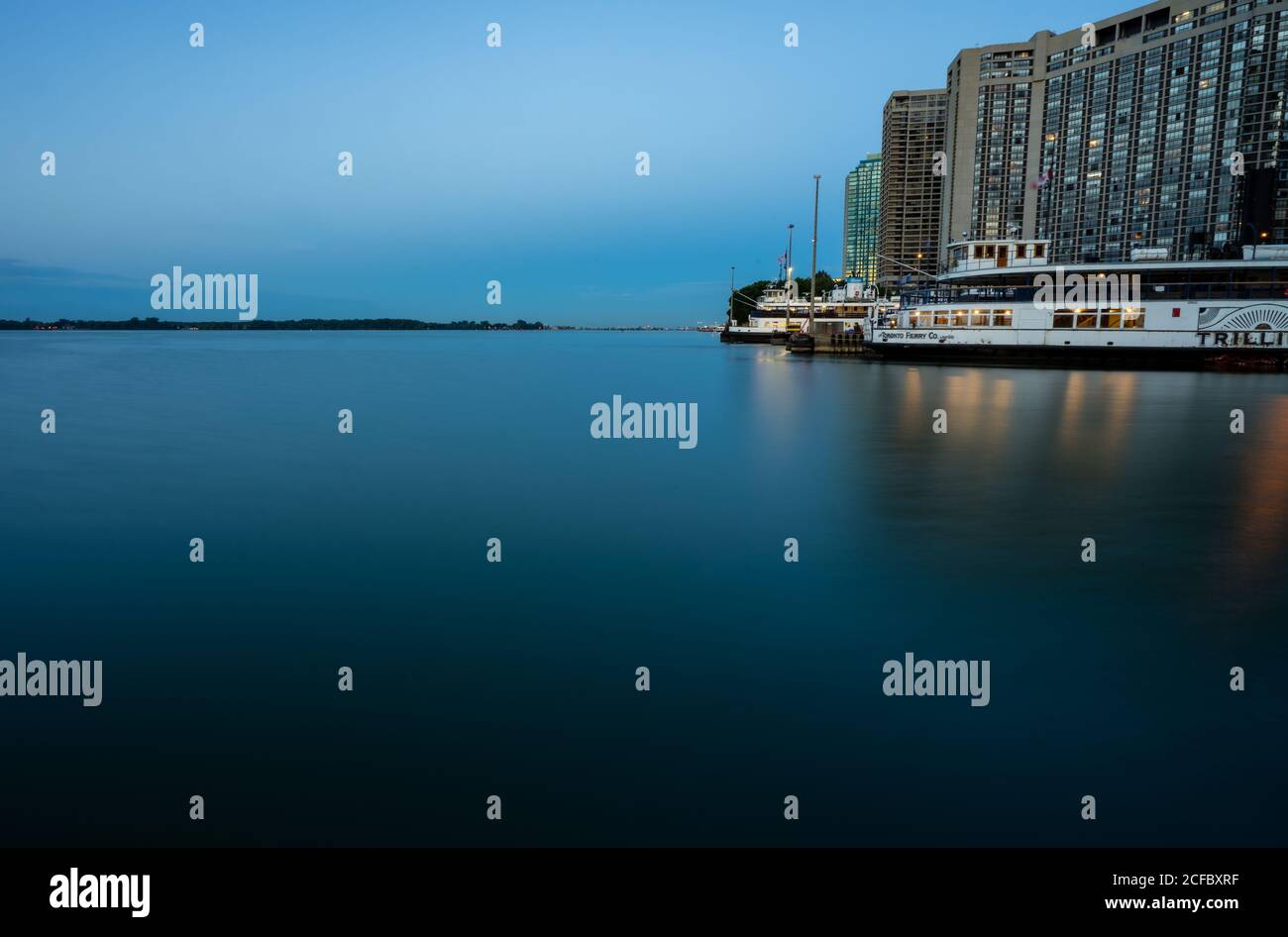 Toronto lake hi-res stock photography and images - Alamy