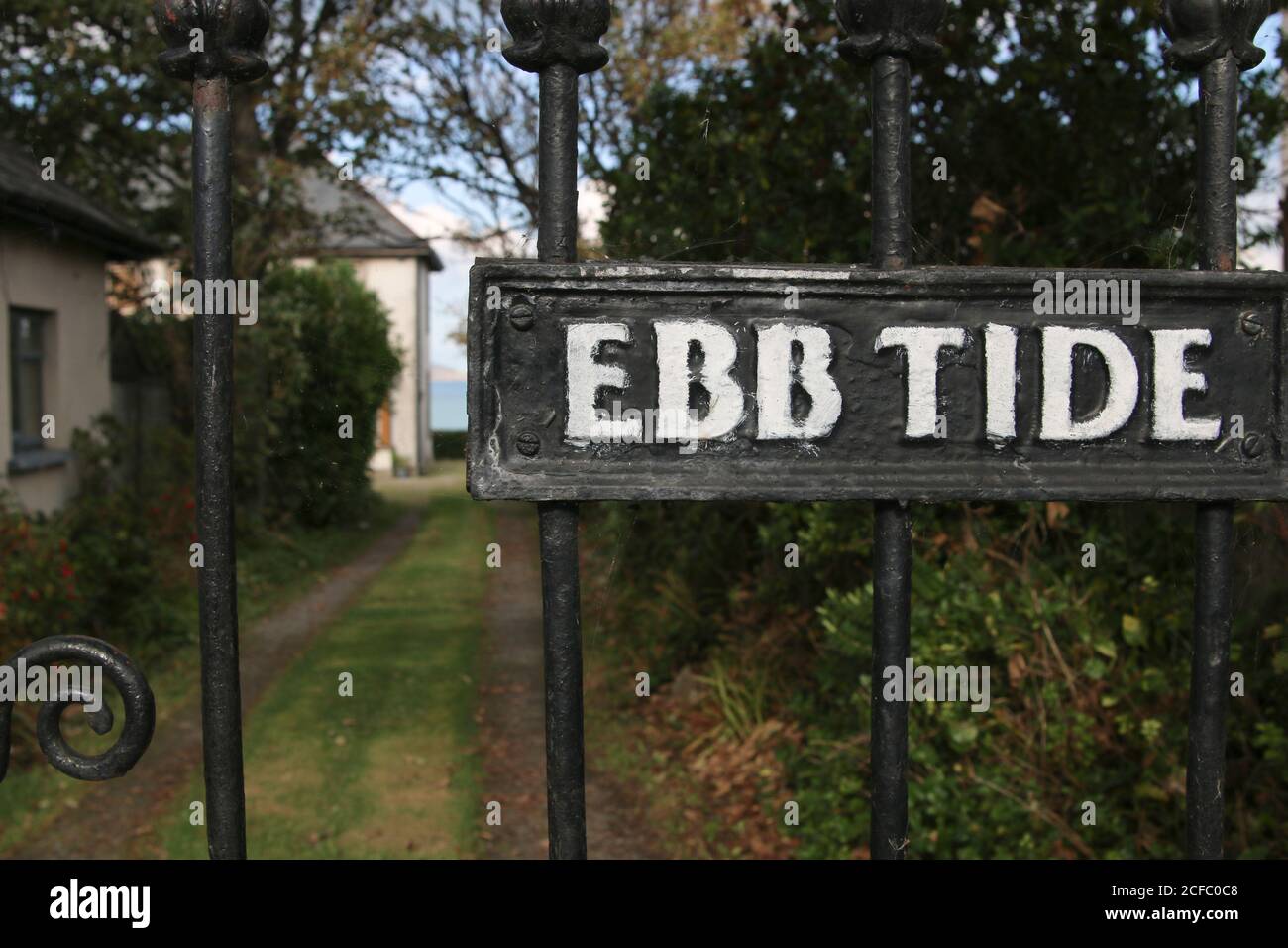 Tide sign hi-res stock photography and images - Alamy