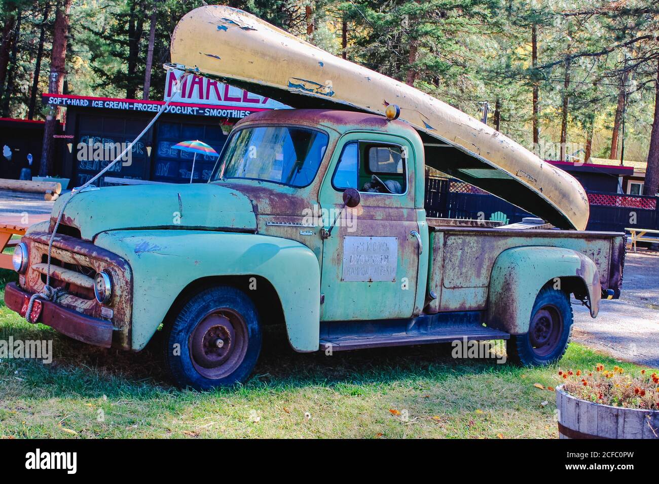 Old vans hi-res stock photography and images - Alamy