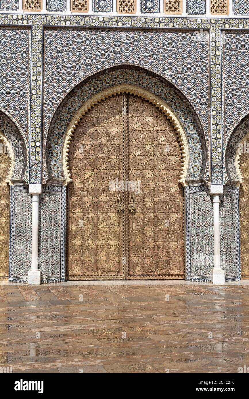 Moorish architecture, doorway, exterior of the Royal Palace, Fes ...