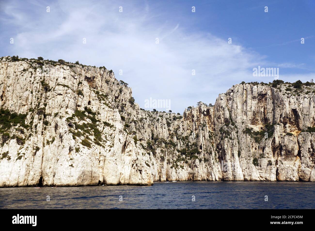 White limestone rocks hi-res stock photography and images - Alamy