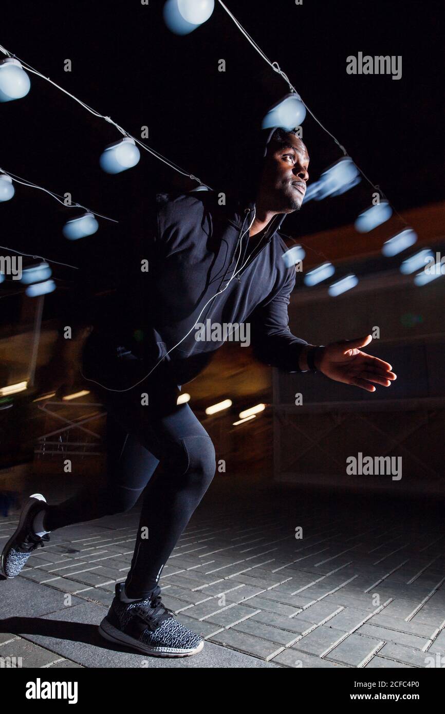 Night runner profile hi-res stock photography and images - Alamy