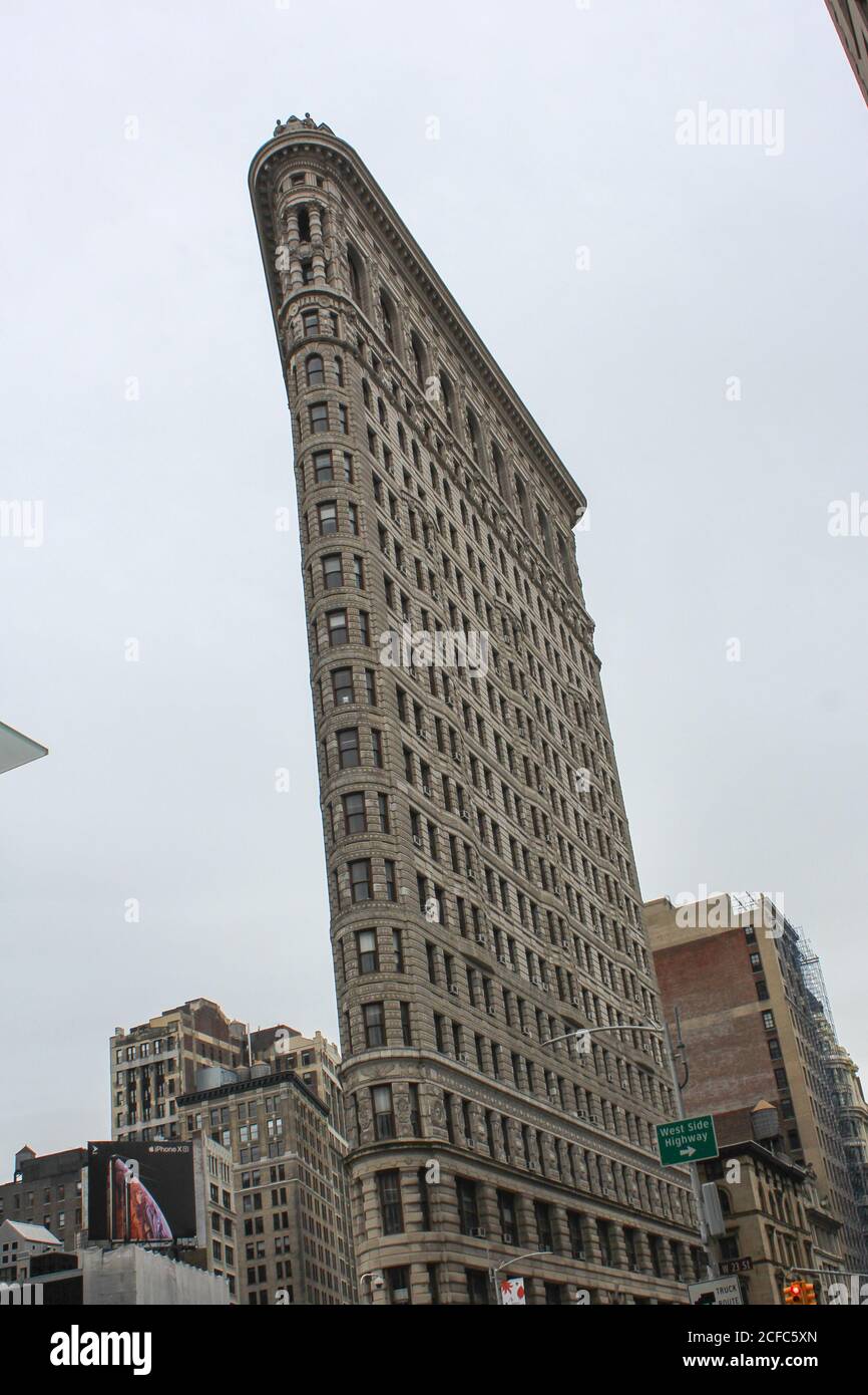 Flatiron Building Manhattan New York front view Stock Photo - Alamy