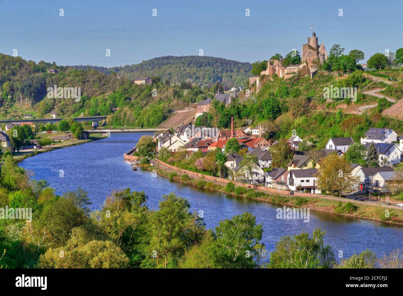 Saarburg niederleuken with castle ruins of saarburg hi-res stock photography and images - Alamy