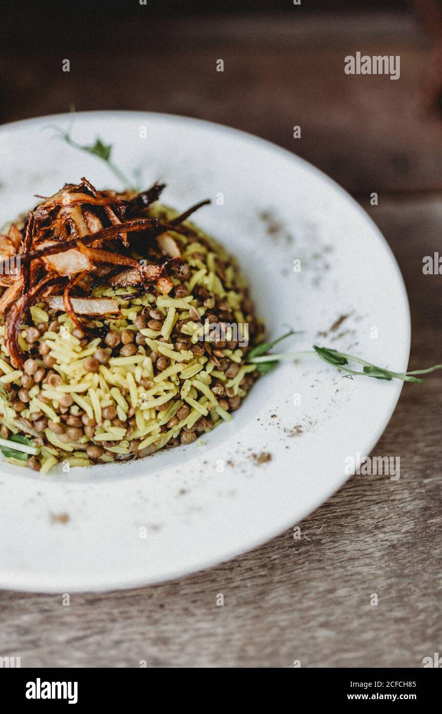 Mujaddara hi-res stock photography and images - Alamy