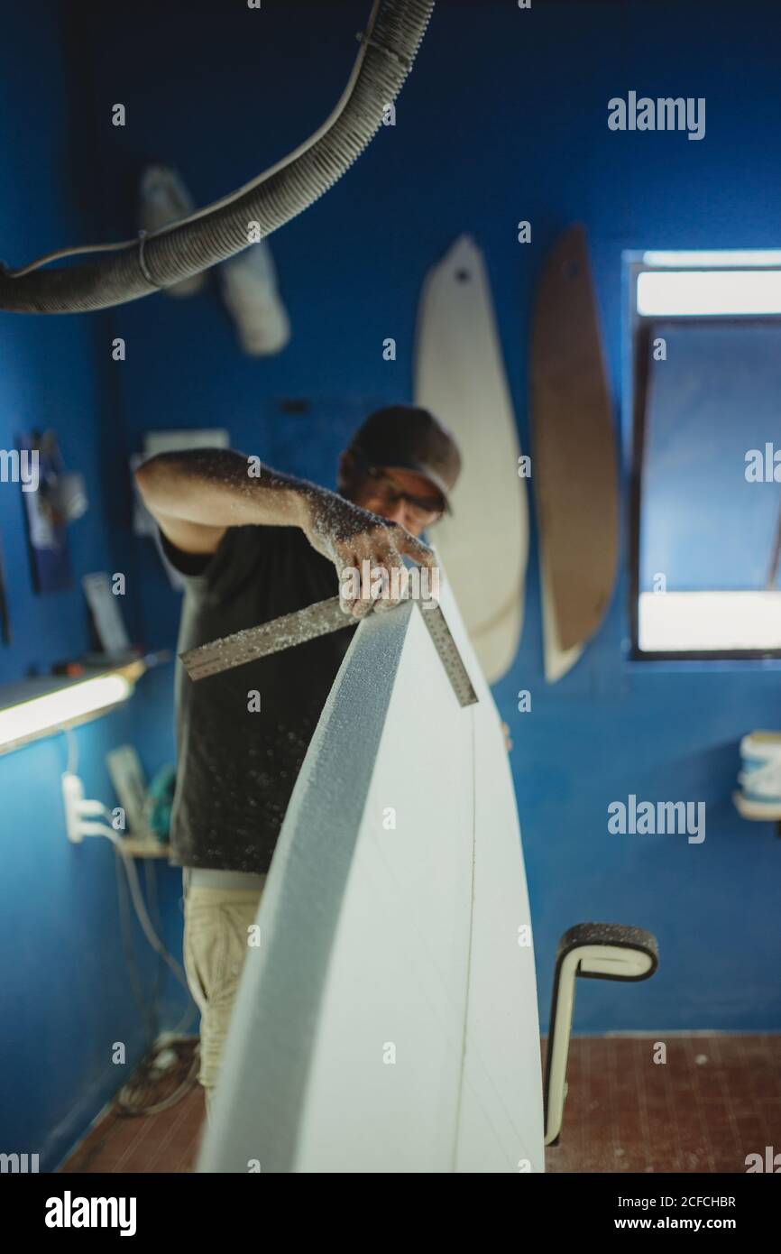 Manual handling hi-res stock photography and images - Alamy