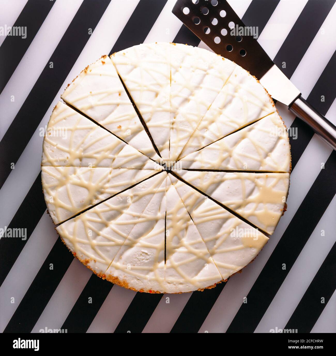 Round cake hi-res stock photography and images - Alamy