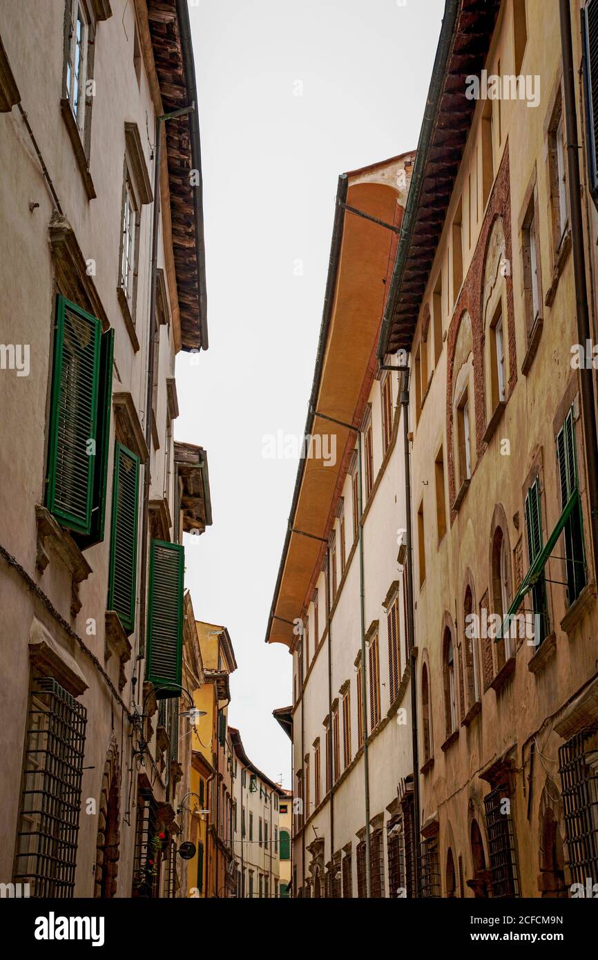 House, alley, Lucca, Tuscany, Italy Stock Photo - Alamy