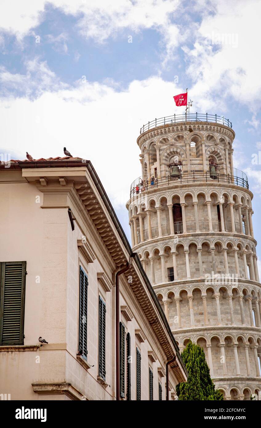 Inclined columns hi-res stock photography and images - Alamy