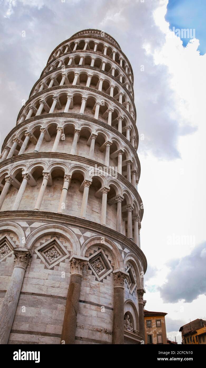 Inclined columns hi-res stock photography and images - Alamy