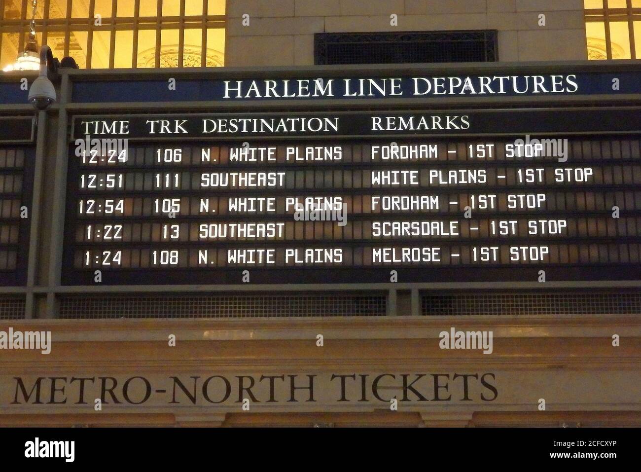 Harlem train line departures board at Grand Central Terminal, New York ...