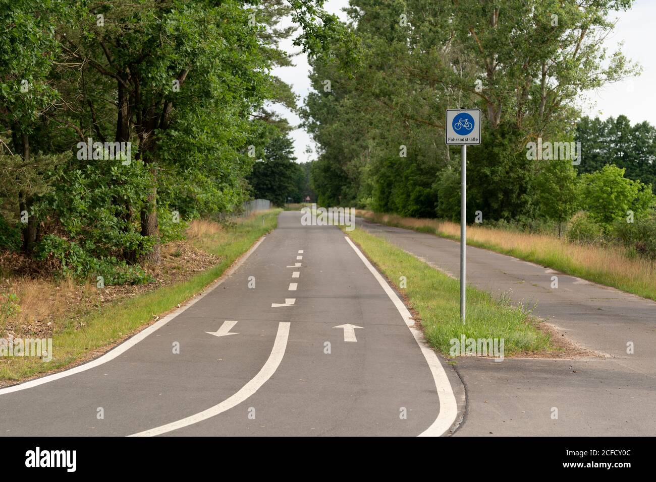 German road sign hi-res stock photography and images - Alamy