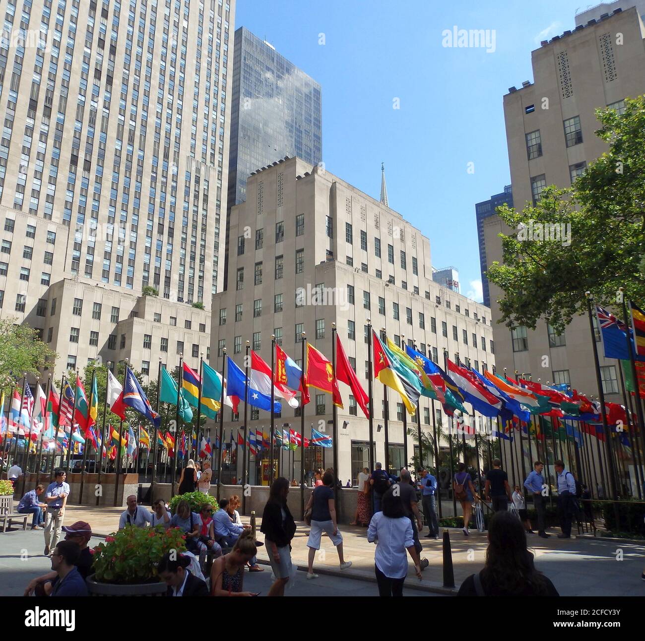Flags rockefeller center new york hi-res stock photography and images - Alamy
