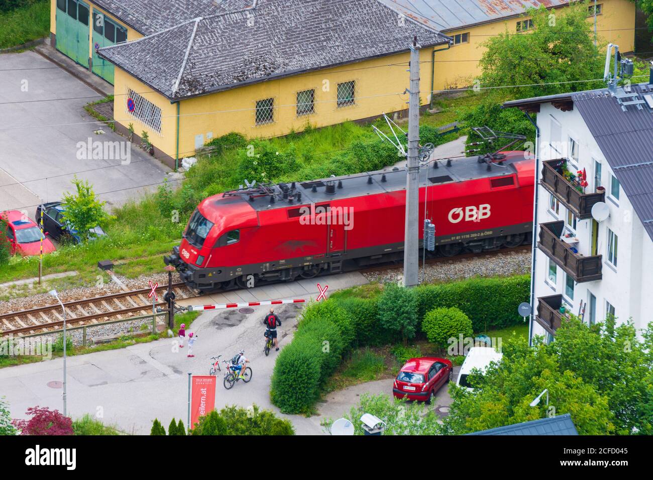Railway crossing in salzkammergut hi-res stock photography and images ...
