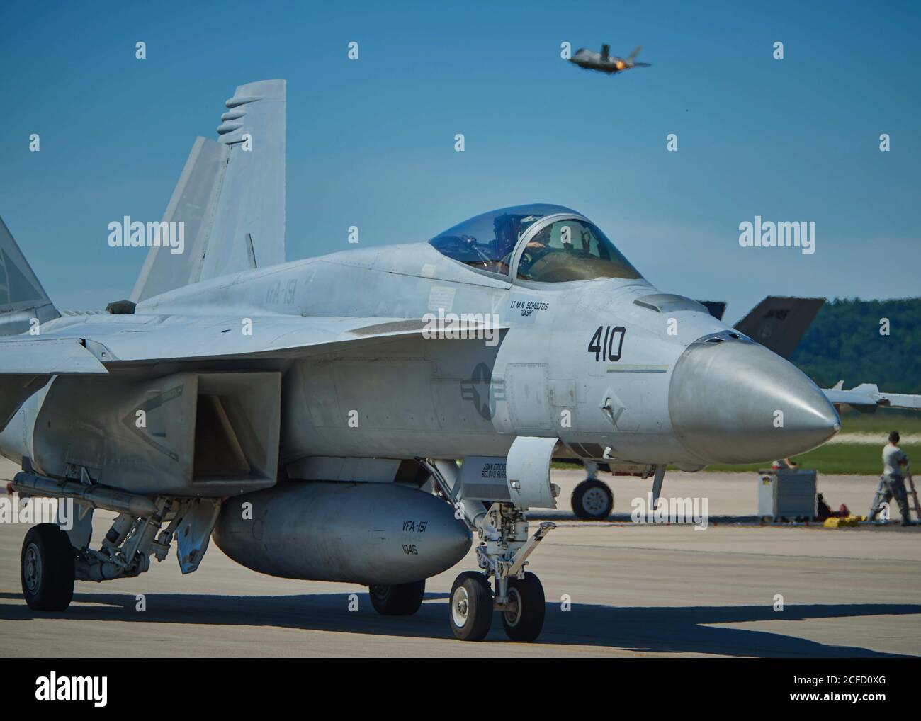 A F/A-18E Super Hornets assigned to VFA-151, Naval Air Station Lemoore ...