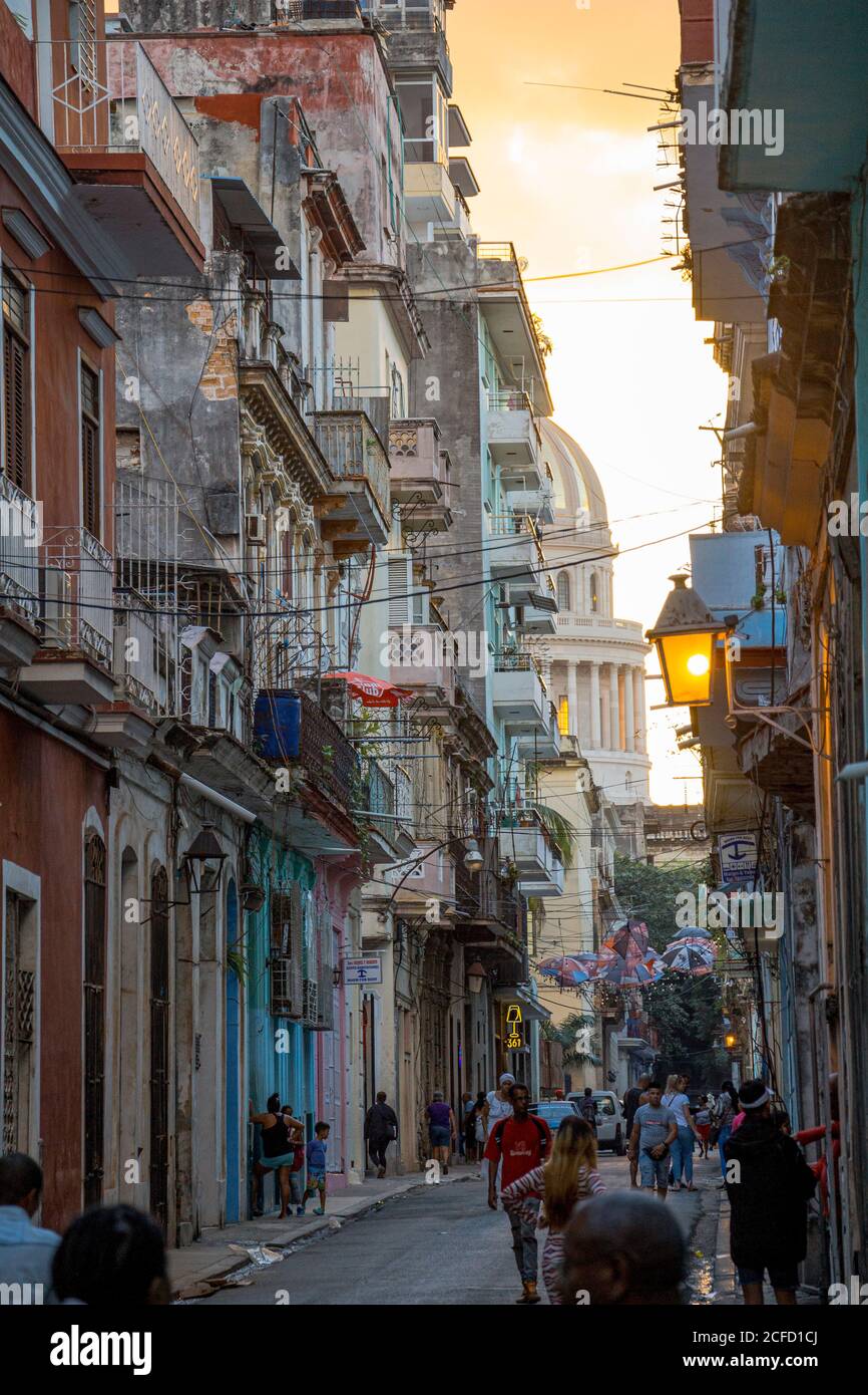 Cuba havana colonial houses hi-res stock photography and images - Alamy