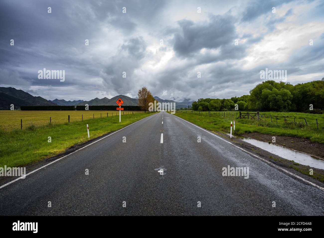 Route 7 with traffic sign, South Island New Zealand Stock Photo - Alamy