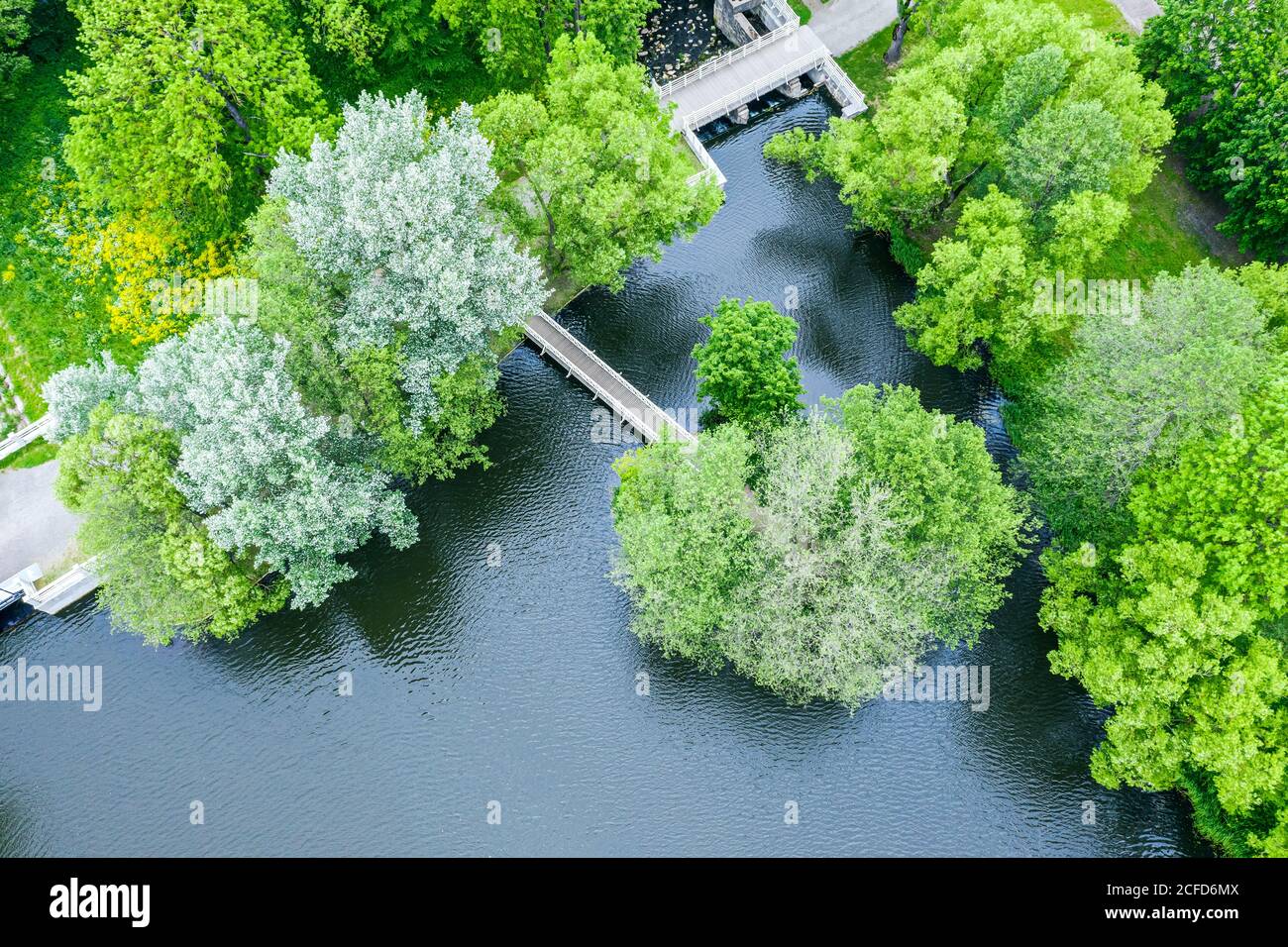 Small green island aerial hi-res stock photography and images - Alamy