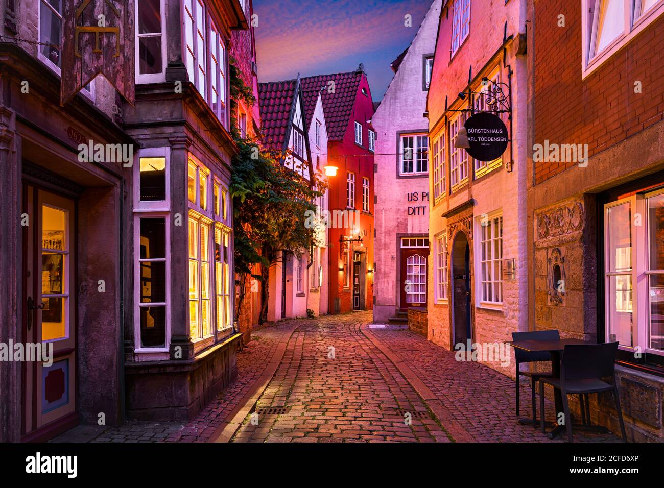 Historic Schnoor district in Bremen, Germany at night Stock Photo - Alamy