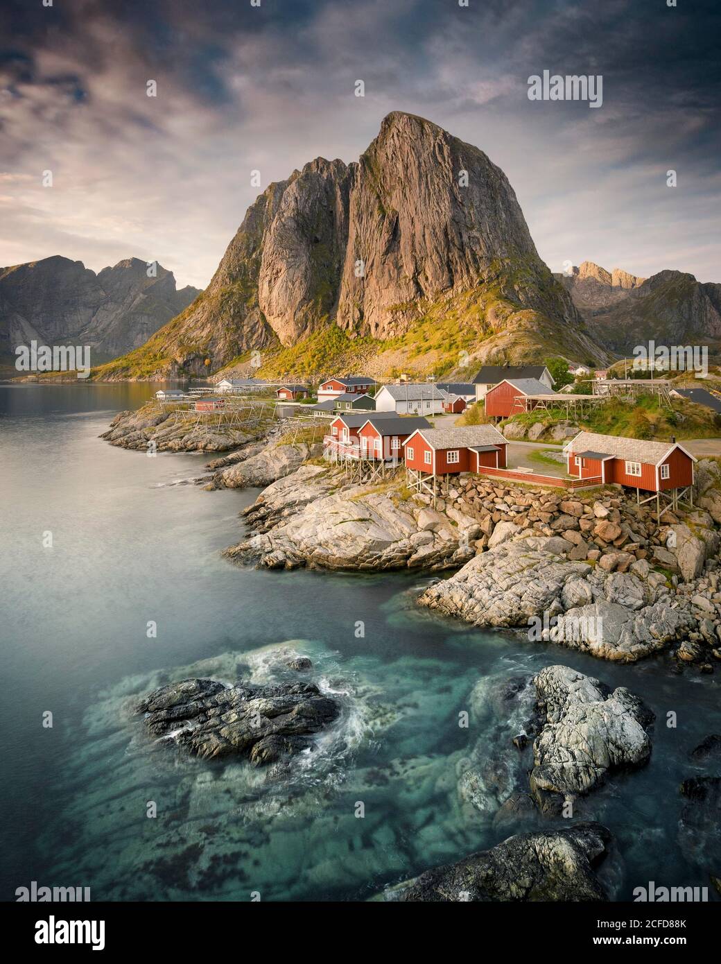 Red wooden houses Rorbu, Rorbu fishermen's cabins, by the Reine Fjord ...