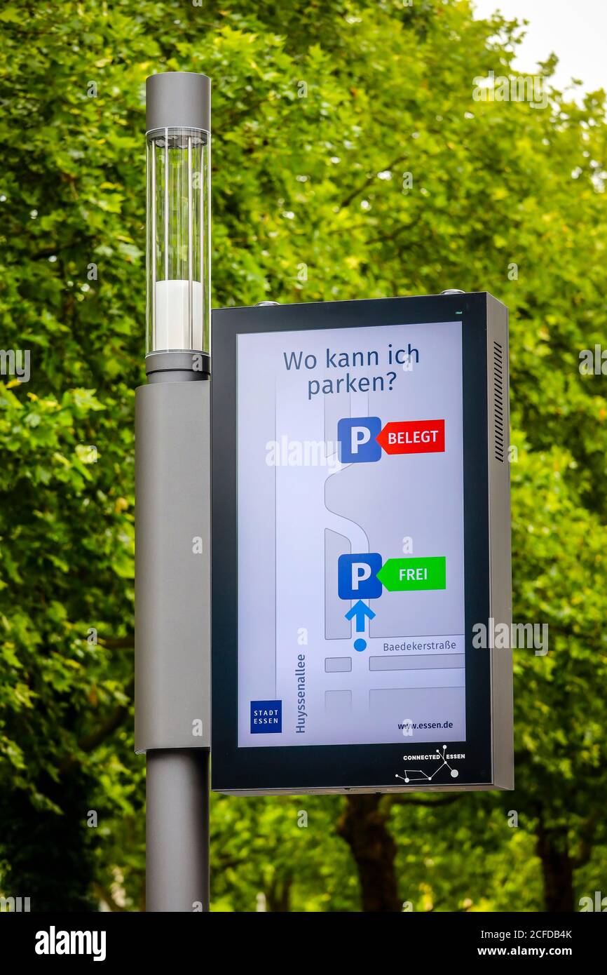 Smart Poles, intelligent street lamps, the display shows free parking ...