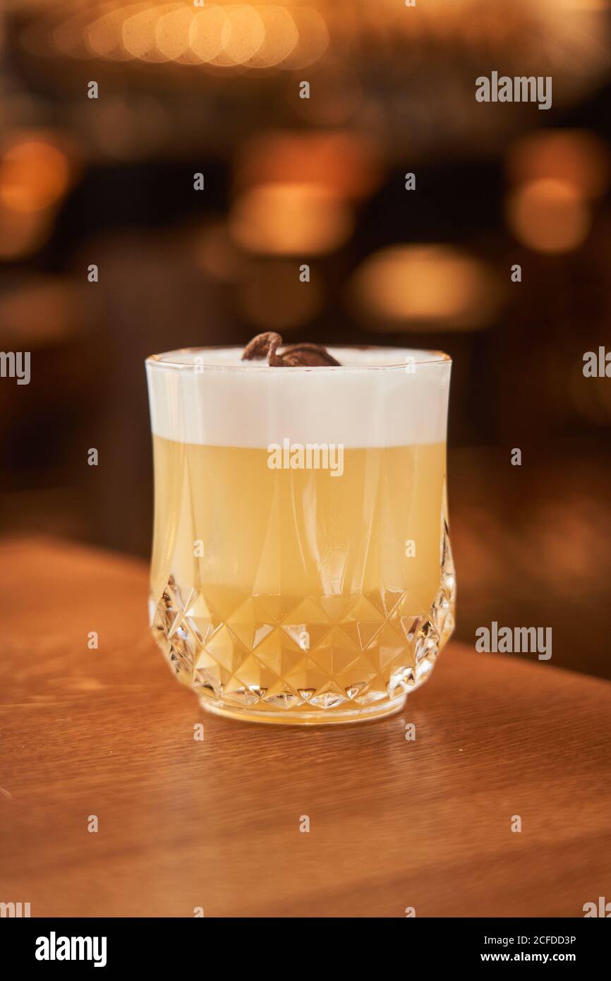 Classic alcohol hi-res stock photography and images - Alamy