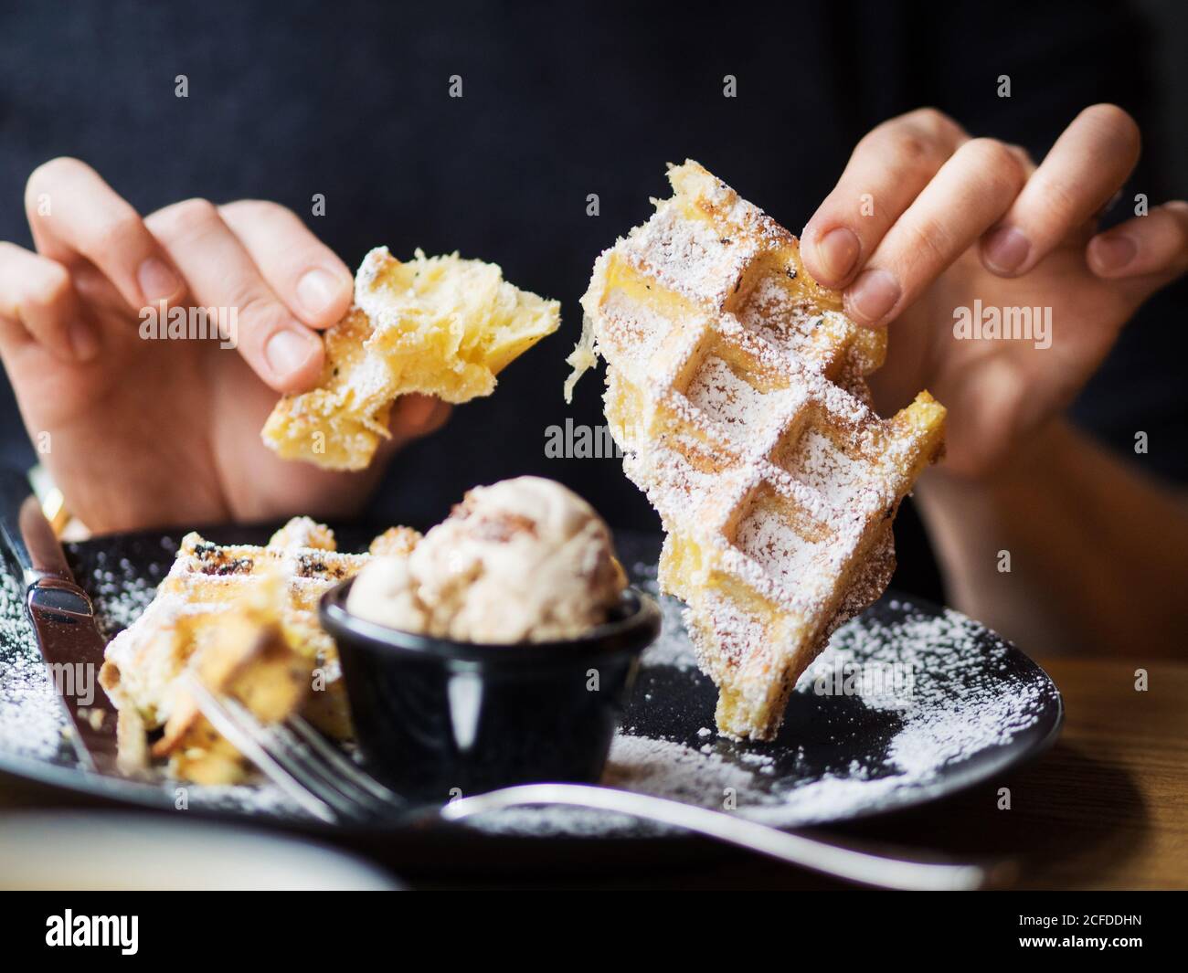 Breaking off hi-res stock photography and images - Alamy