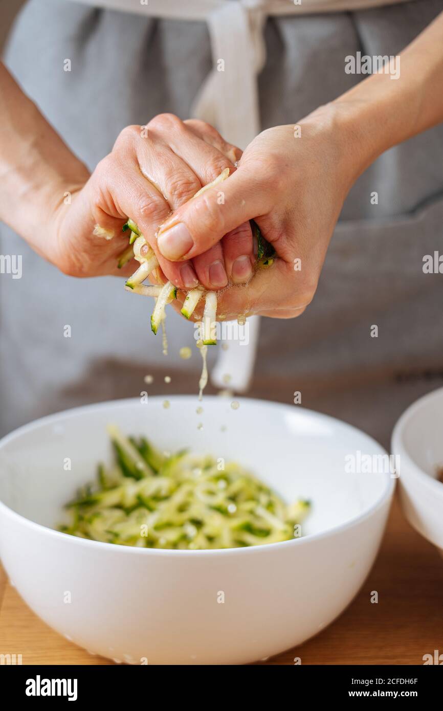 Squeezing hands hi-res stock photography and images - Alamy