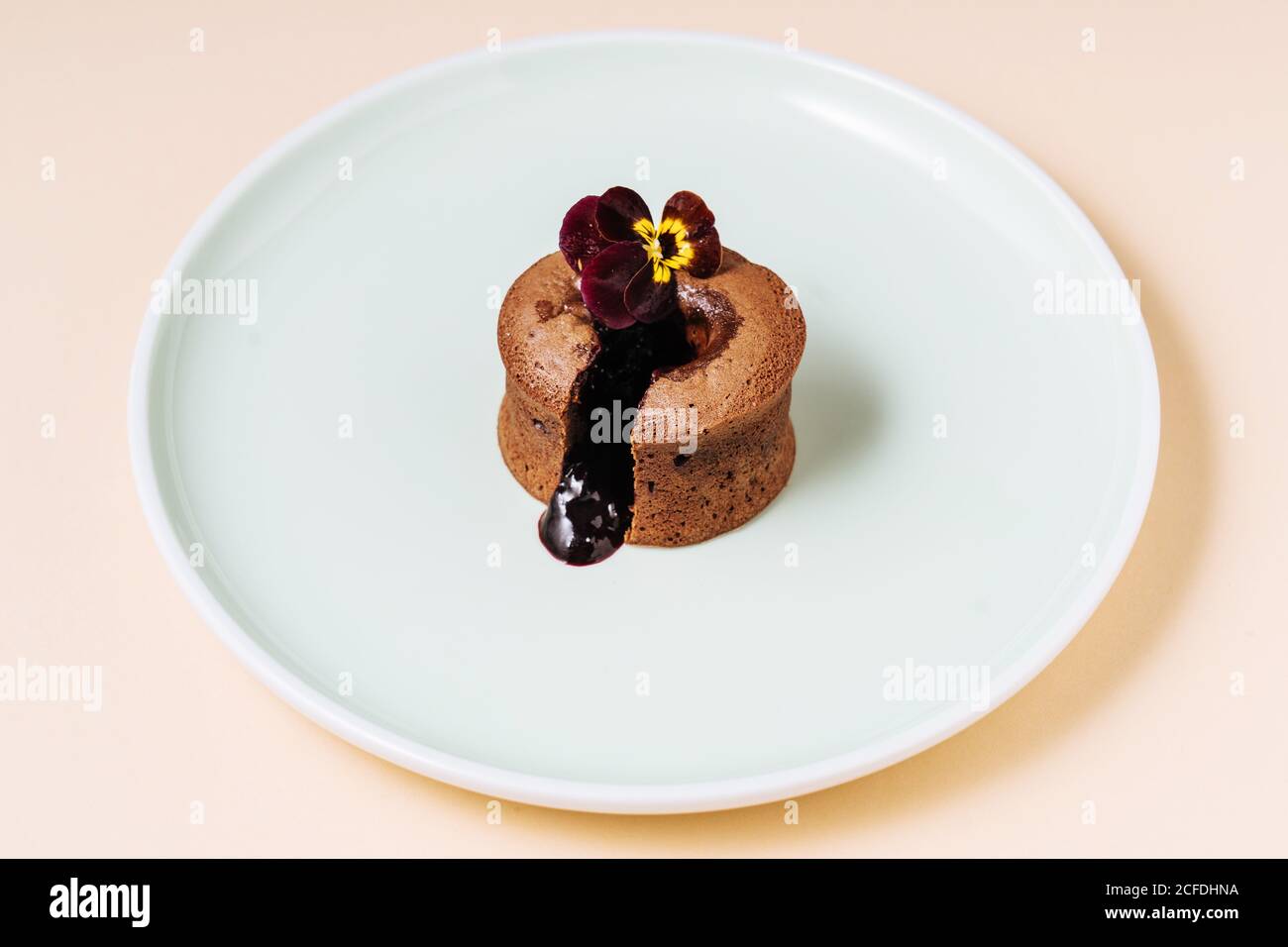 Muffin with liquid filling hi-res stock photography and images - Alamy